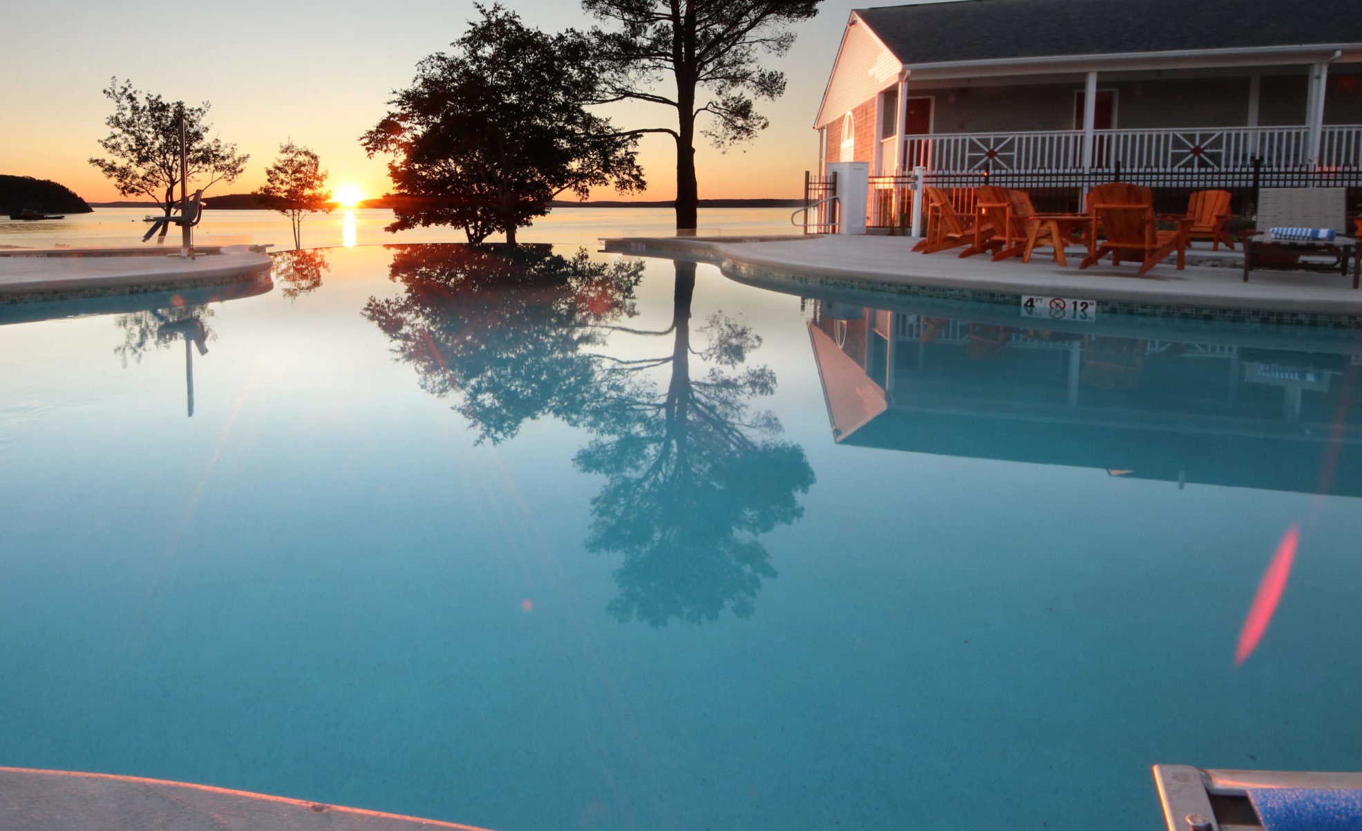 Heated Infinity Pool & Hot Tubs - Bar Harbor Inn